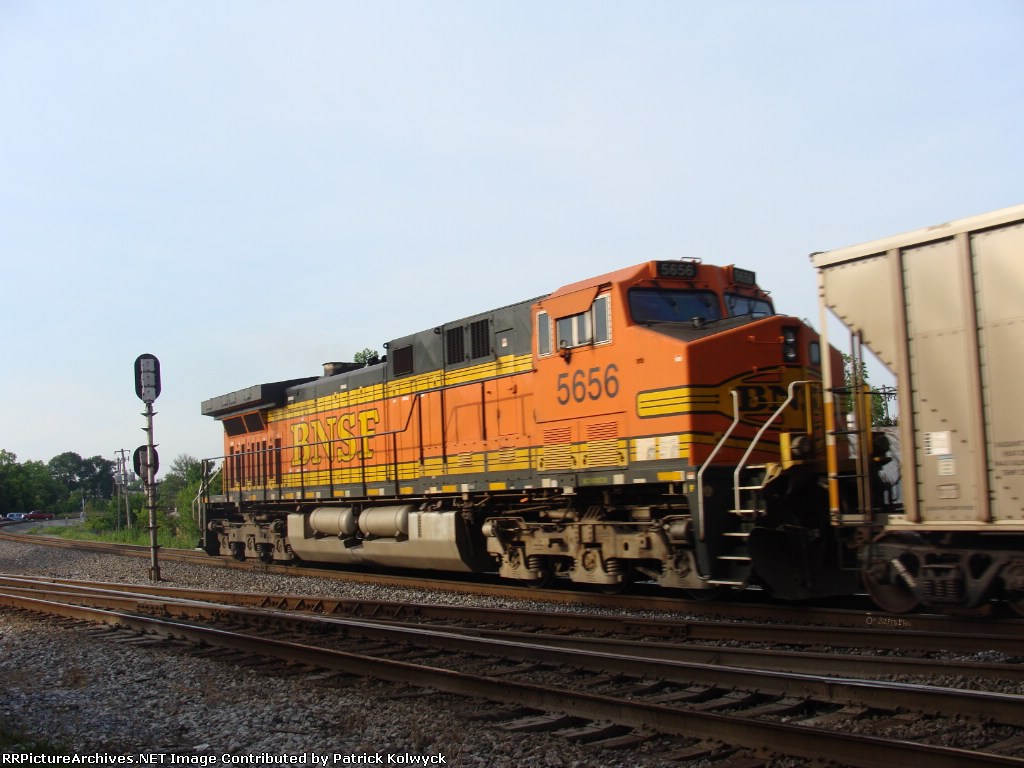 BNSF 5656